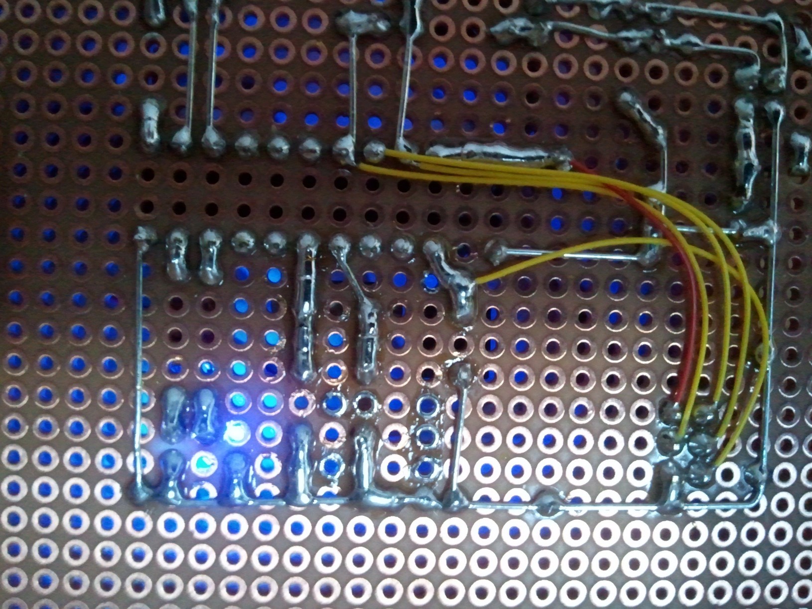 AVR Tiny 2313 und externer Quarz!? - Mikrocontroller.net