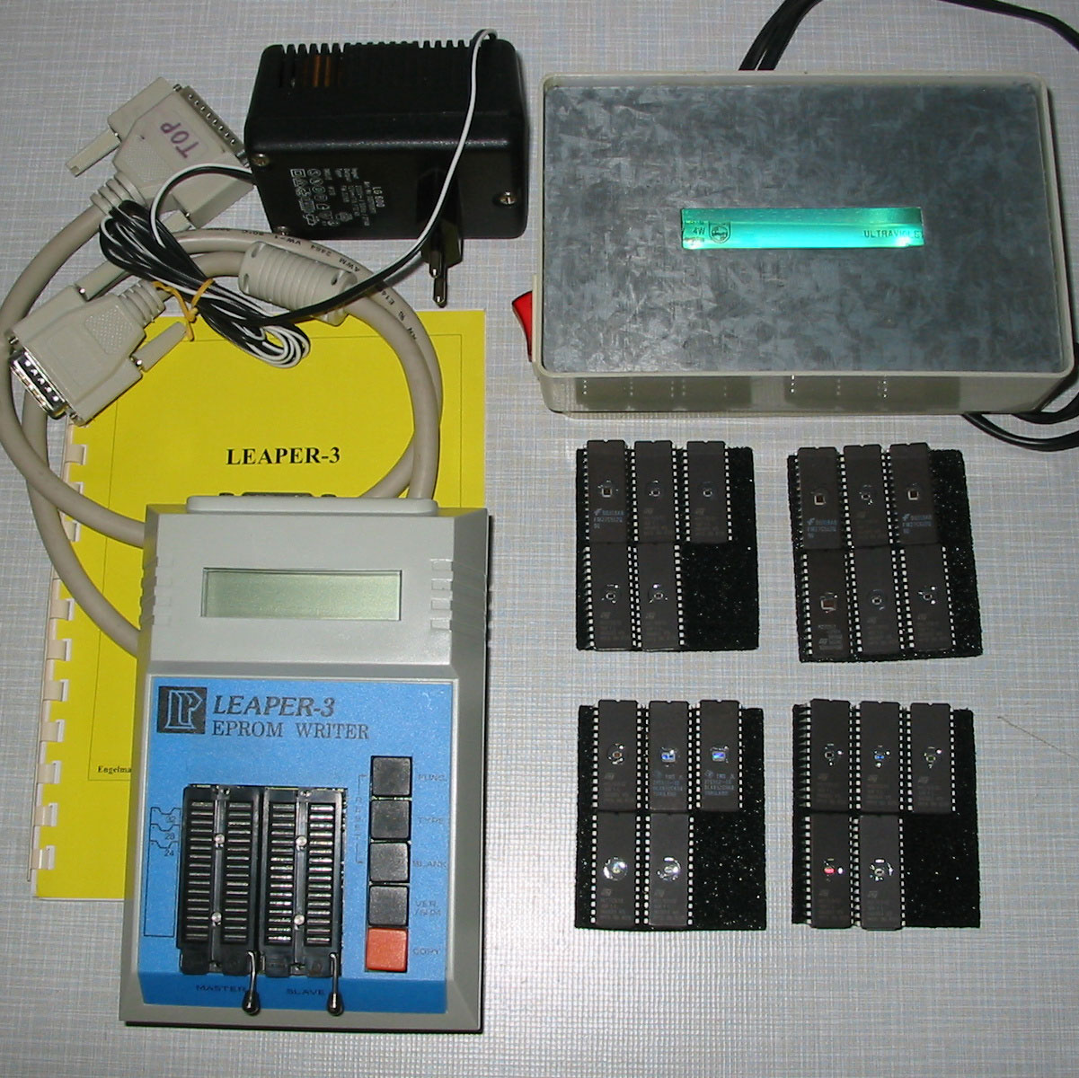 [V] Abzugeben gegen Versandkosten EPROM-Brenner + Löscher + EPROMS - Mikrocontroller.net