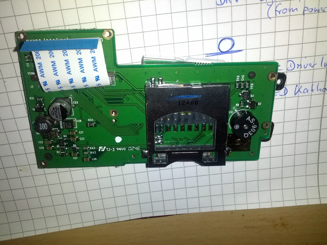 AU Optronix 1,5" TFT A015AN02 ansteuern - Mikrocontroller.net