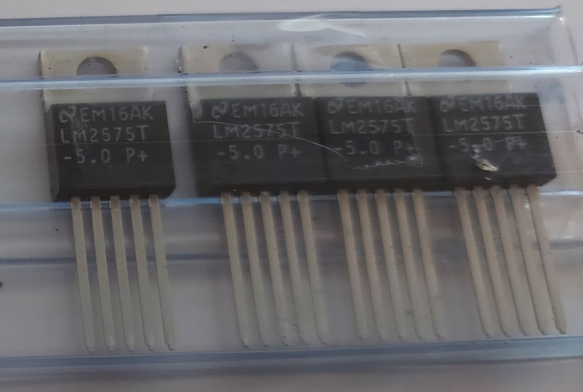 [V] 4St. LM2575T-5 und 8St. LM2576T-12 - Mikrocontroller.net