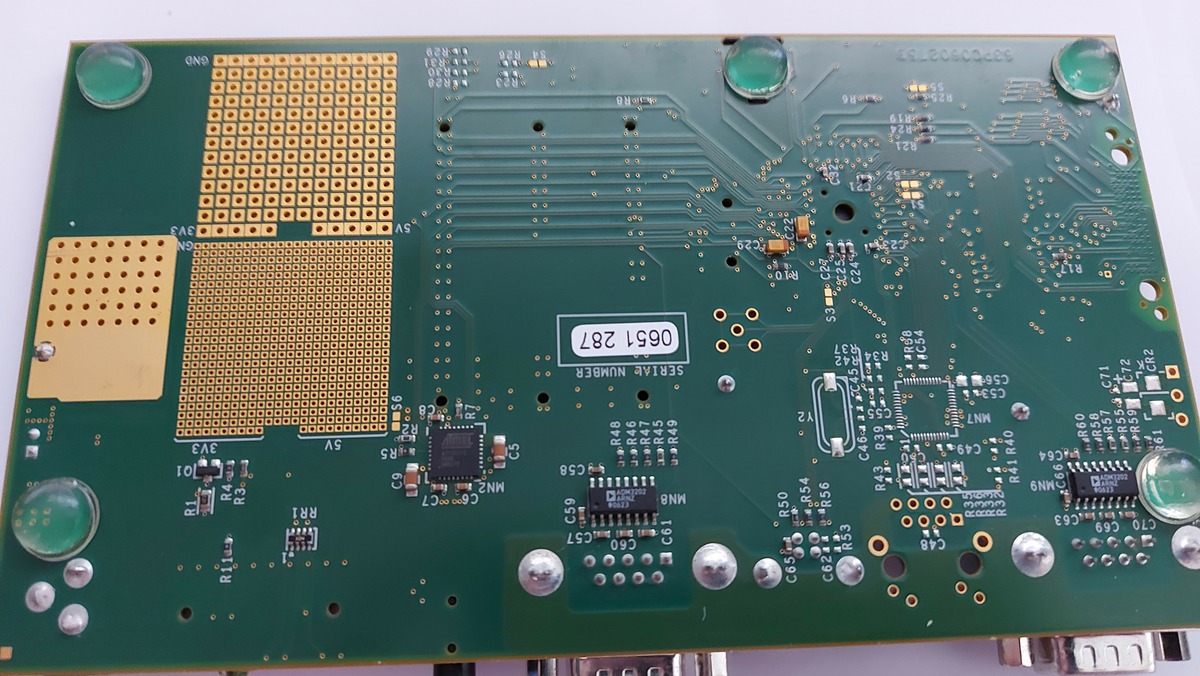 [V] "großes" Atmel Eval Kit AT91SAM7SE-EK - Mikrocontroller.net