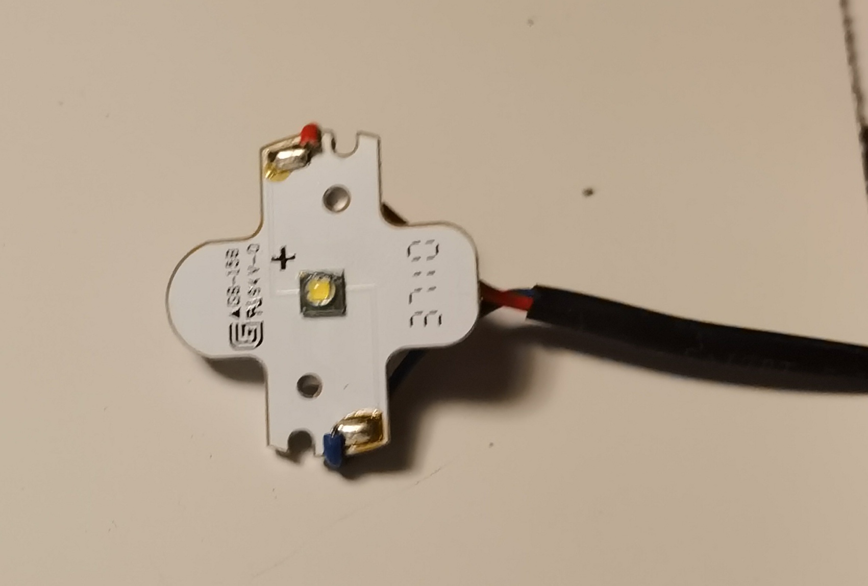 Auf der Suche nach einer LED - Mikrocontroller.net